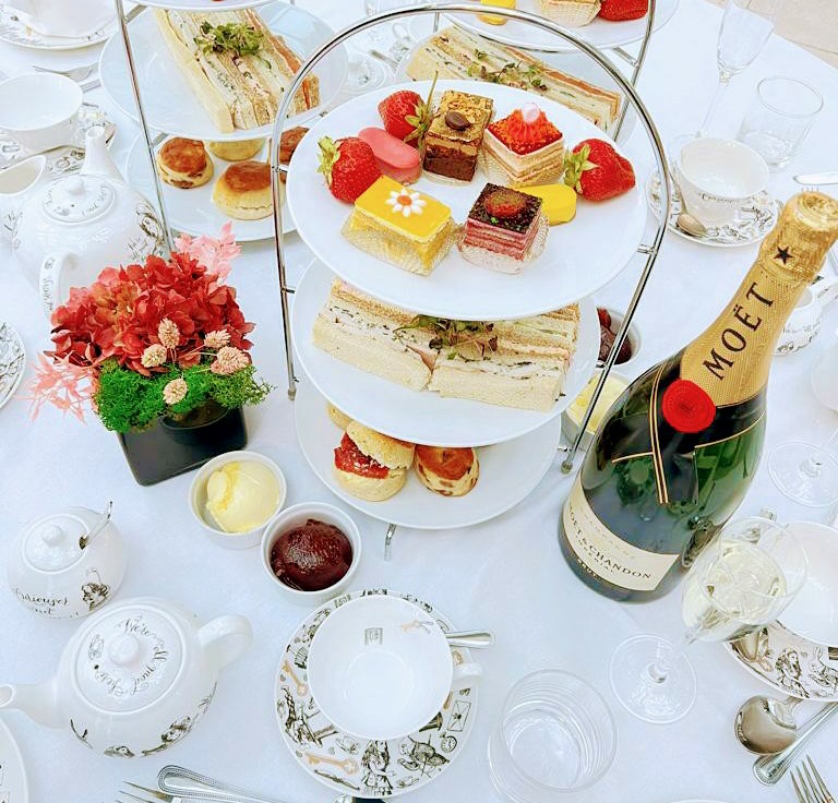 View photos of Millennium Gloucester Hotel London Kensington